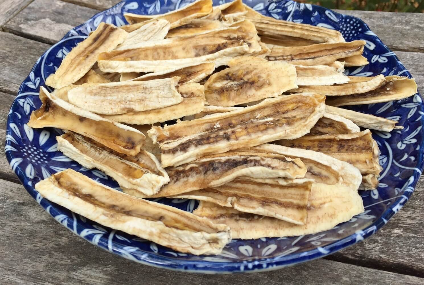 Dehydrating Bananas into Amazing Dried Bananas "Candy"