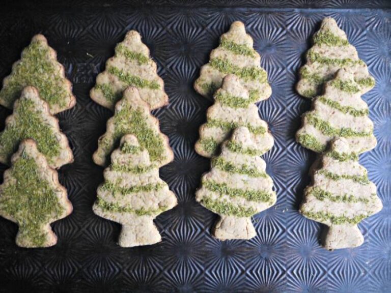 12 Amazing Uses for Pine Needles (Yes, They're Edible!)